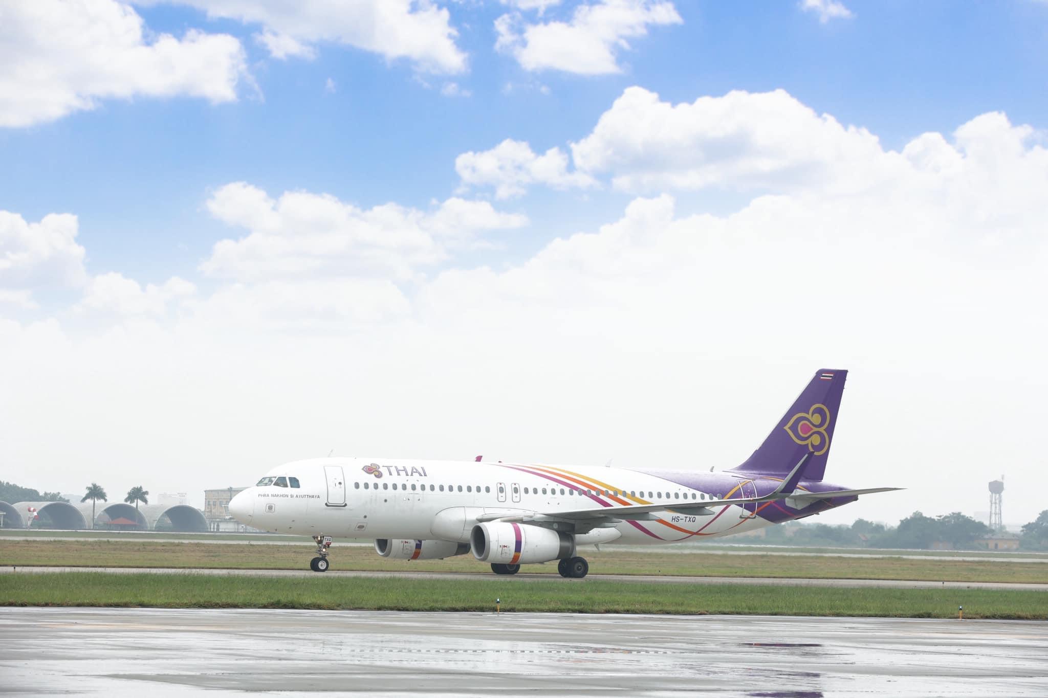 Chào đón chuyến bay đầu tiên của Thai Airways trở lại Nội Bài sau 3 năm ...